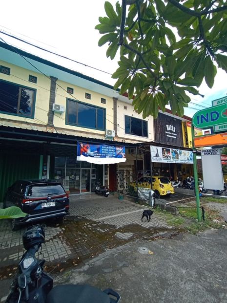 Ruko lokasi bagus strategis di pinggir jalan Ruko lokasi bagus strategis di pinggir jalan