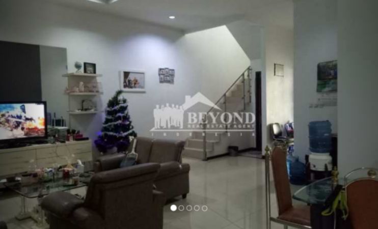 Rumah Strategis Komplek Singgasana Pradana Darma Kusuma Bandung Rumah Strategis Komplek Singgasana Pradana Darma Kusuma Bandung