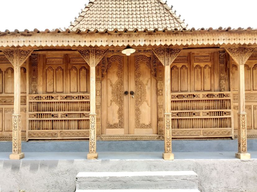 Dijual Rumah Joglo Kudusan Soko 20 Gebyok 3d Tumpangsari Ukir Spesial